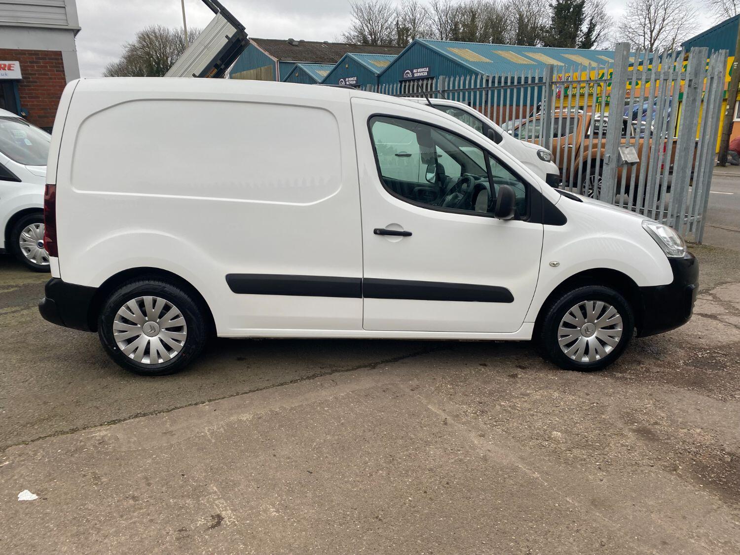 Used CITROEN BERLINGO 2017 White in Kingswinford, West Midlands | Euro ...